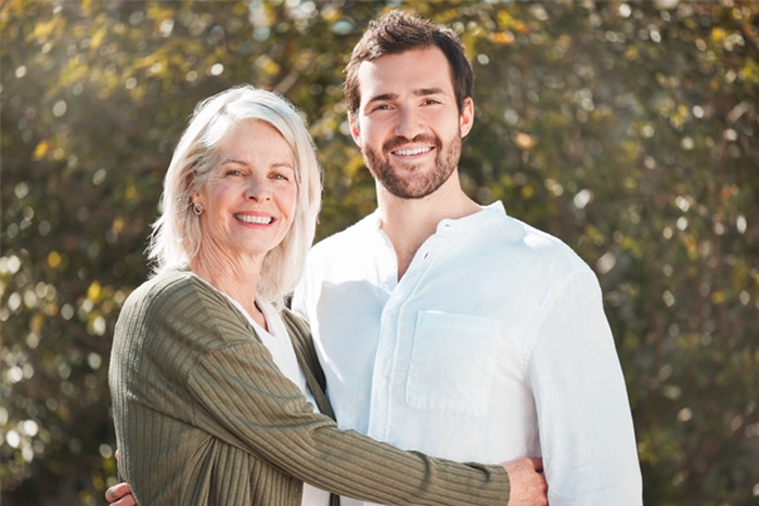 Does Dating Older Women Suggest an Oedipus Complex? - OWD